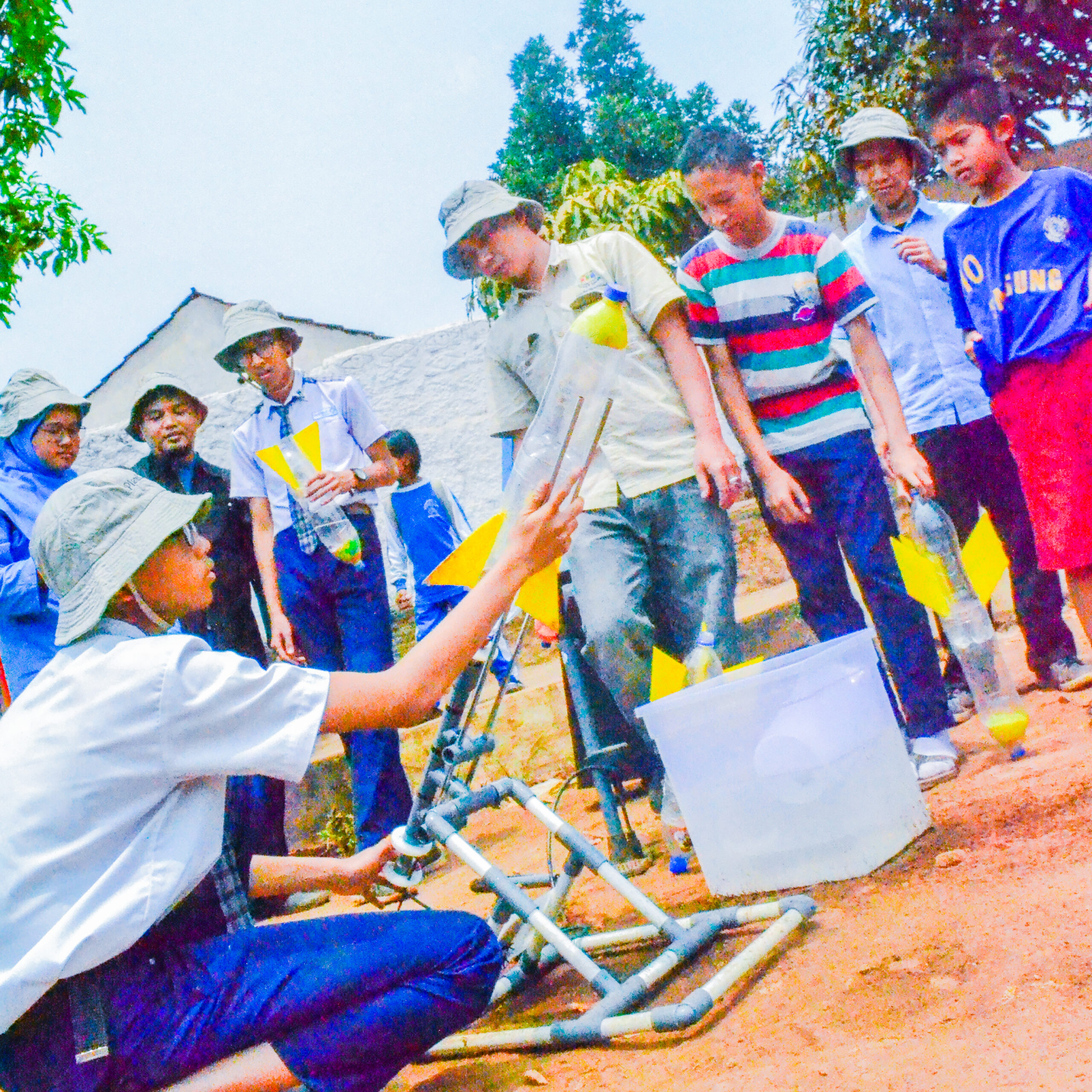 Peluncuran ROket Air | PLANET SAINS